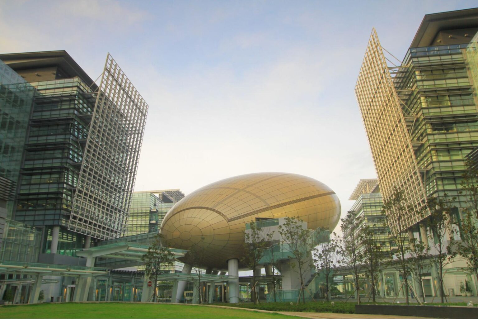 Arquitectura high-tech: diseño, materiales y estilo | Metrovacesa